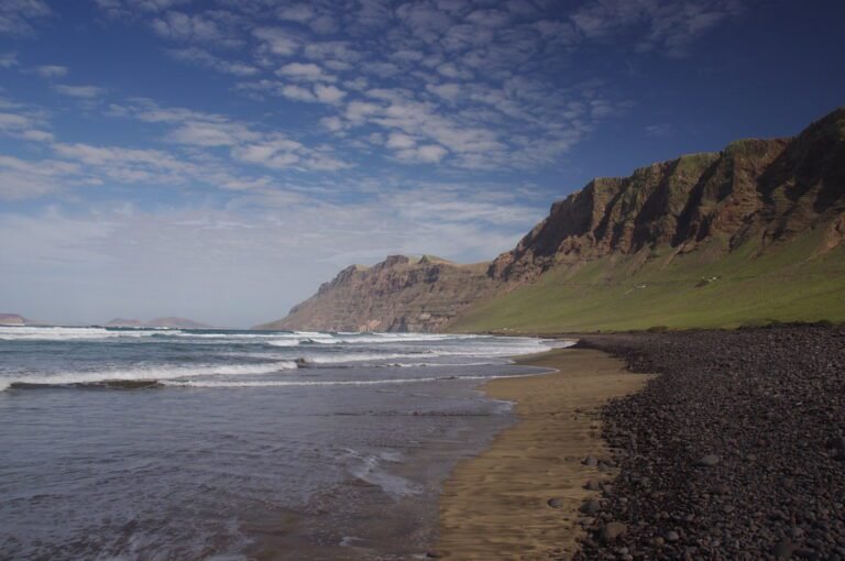 Playa de Risco| Todo sobre esta playa de la isla de Lanzarote 🇮🇨